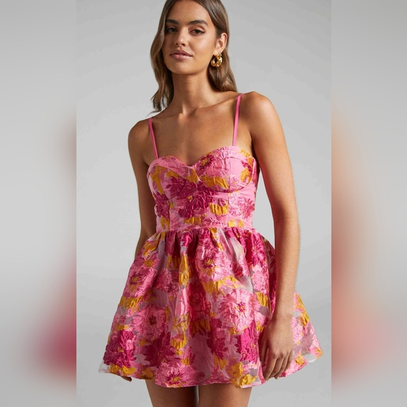 PrettyLittleThing | Dresses | Prettylittlething Pink Floral Organza ...
